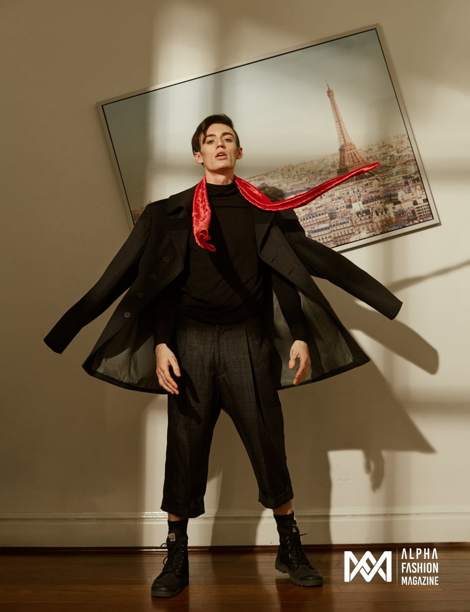 Regan Mitchell - Kavyar