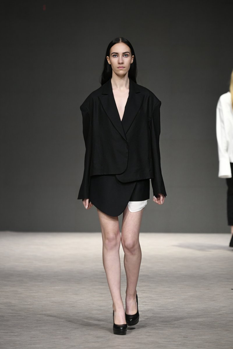 Photo by Michelle Tomaszewski, Xiaoyi Li, Arun Nevader - Kavyar