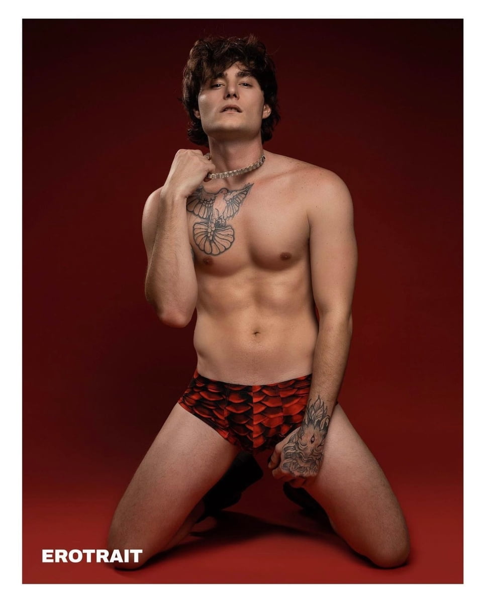 Photo by ItsChancellor, Ryan colby, Leo Sanchez , Paul Escoll, Mertailor - Kavyar