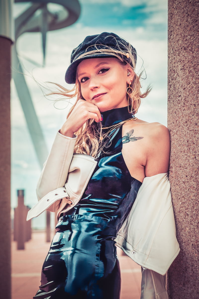 Photo by Ville Lahdenvuo, Natalia Janet Gorr, Lucia Mata Mangas, Sublime Latex Design - Kavyar