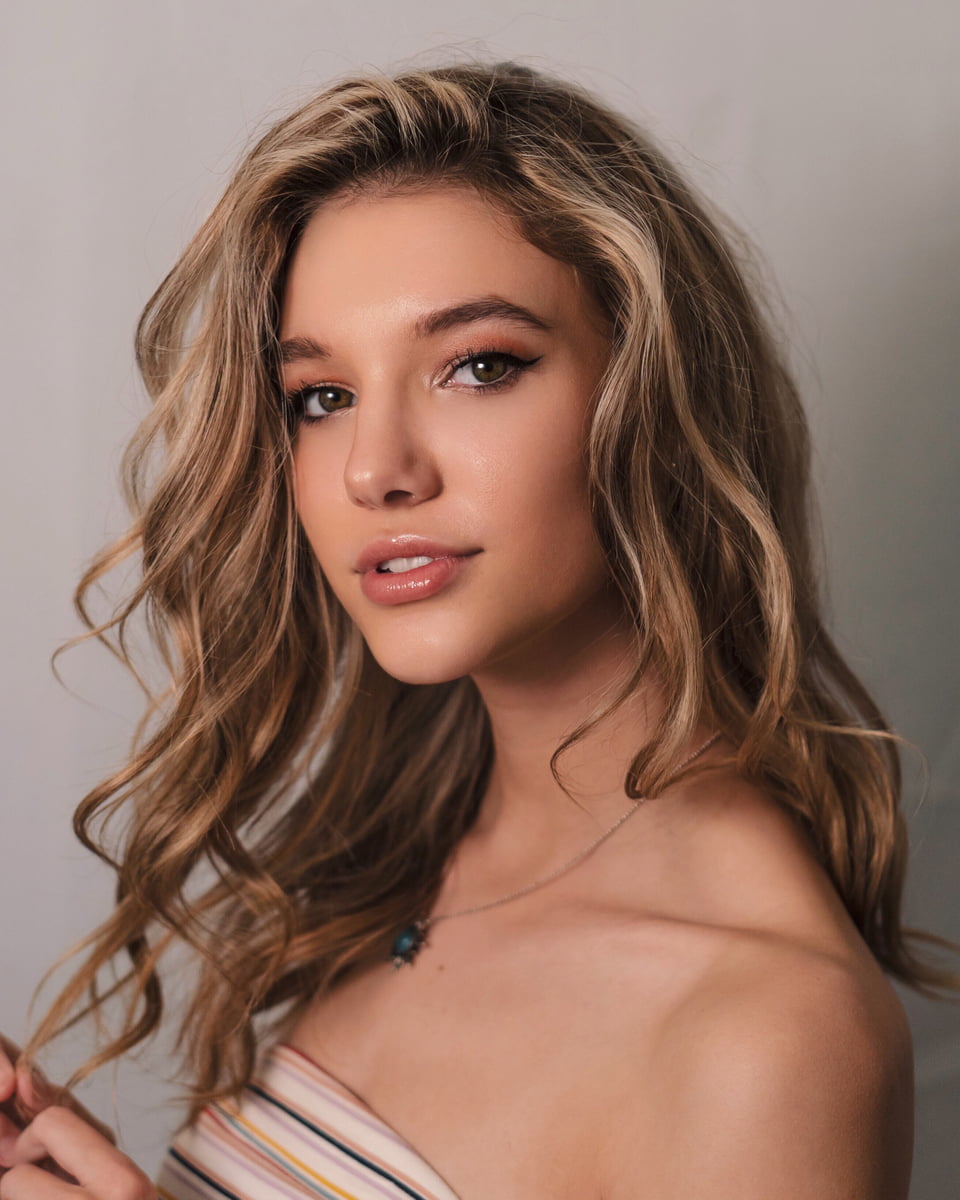 Photo by Fouroh, Lexie Holt - Kavyar