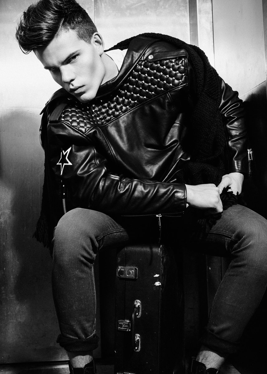 Photo by Rod Clemen, Hong-hanh Phan, Orri Helgason - Kavyar