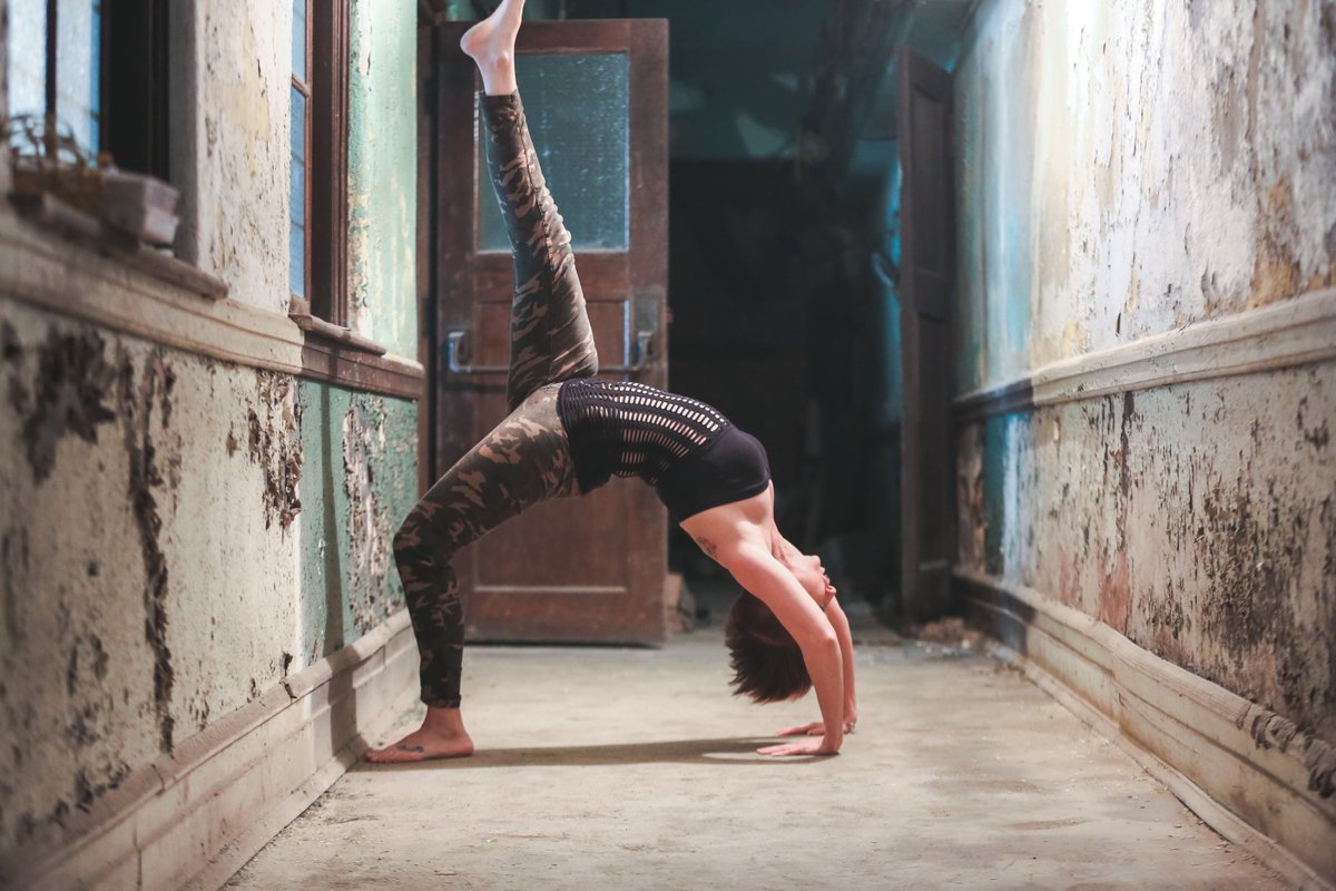 Tony Bendele - Kavyar