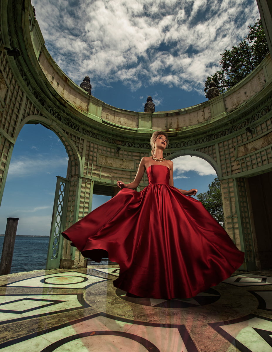 Photo by Moevir Magazine, Yanni De Melo, Stephanie Hensley, Valentina ...
