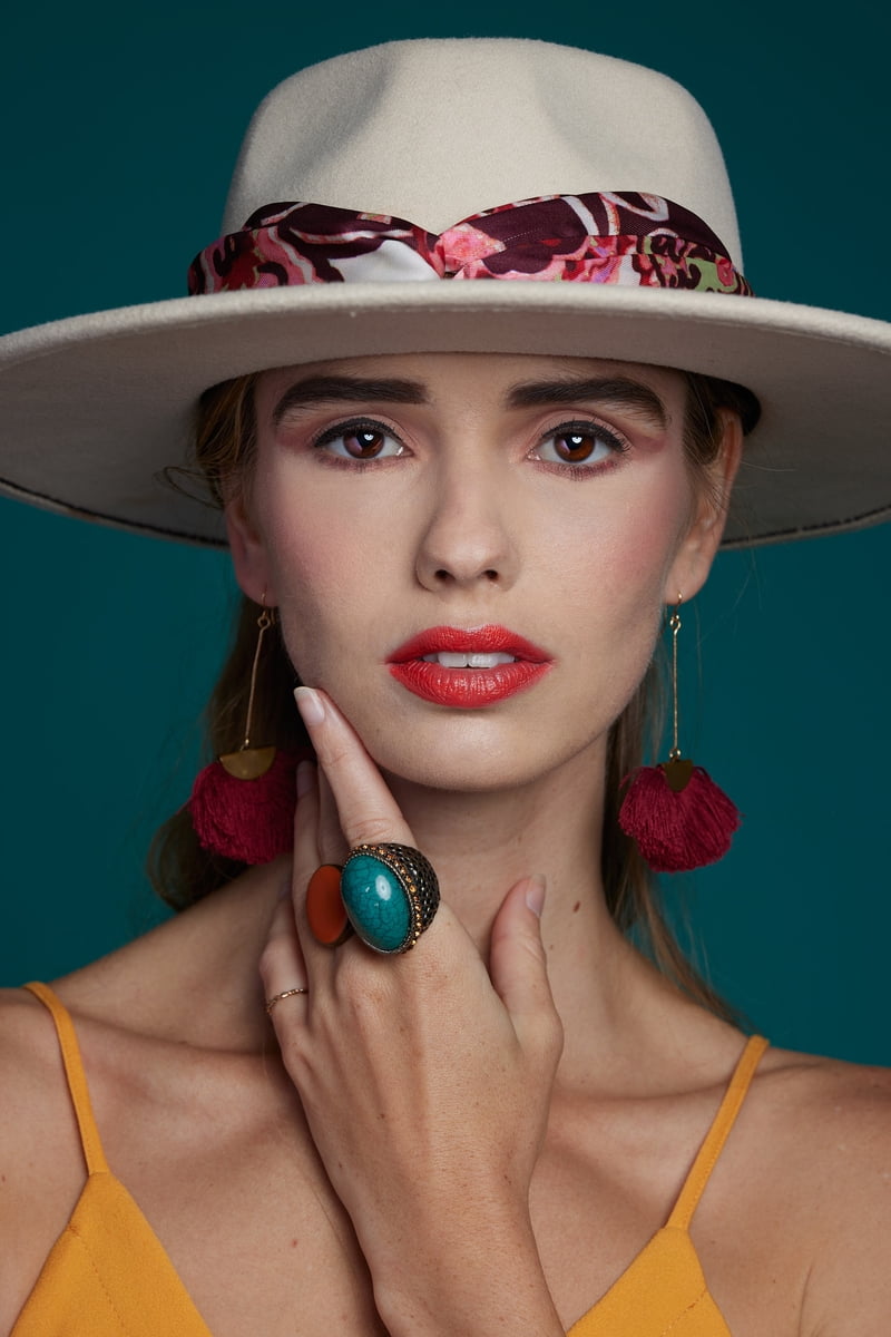 Vivian I. M. Stephens - Kavyar