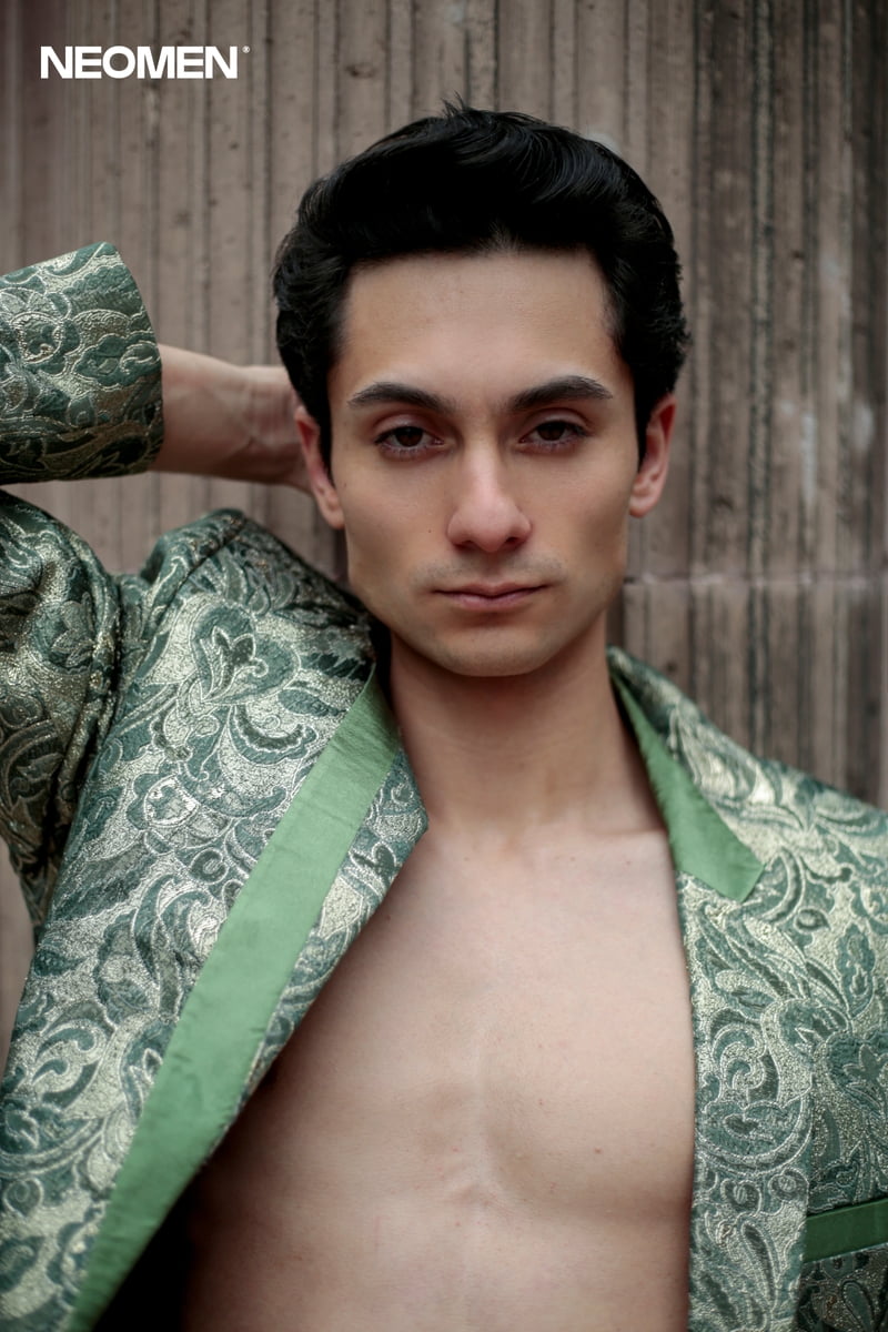 NEOMEN MAGAZINE - Accepting submissions on Kavyar