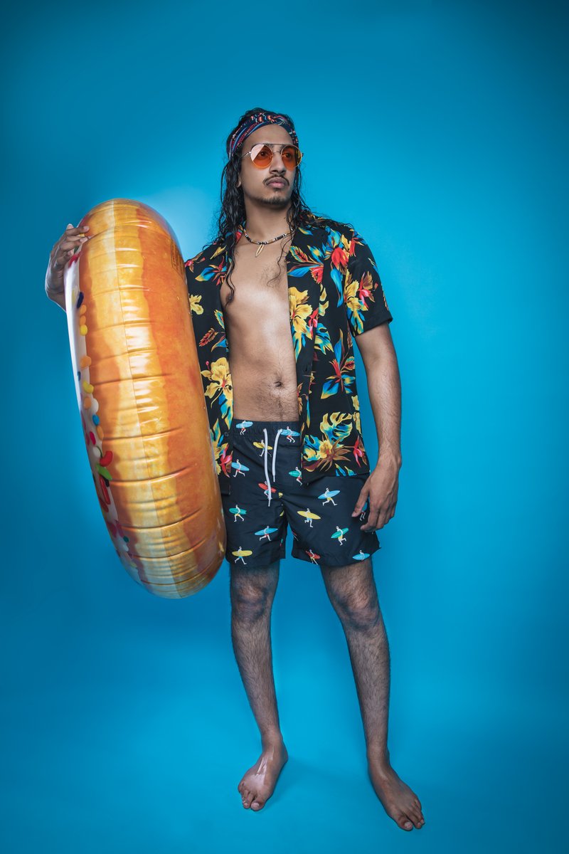 Photo by Niko Menko, Usama Ahmed - Kavyar