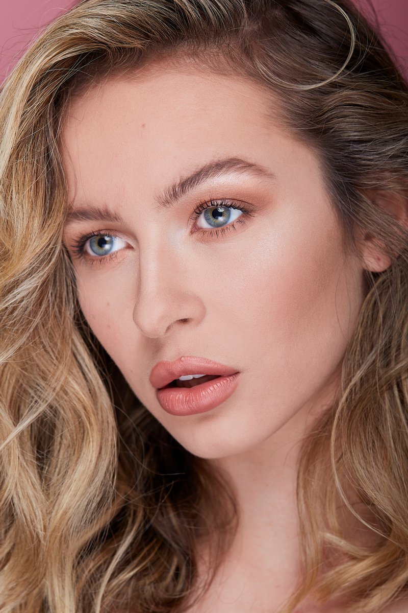 Mackenzie Lawren - Kavyar