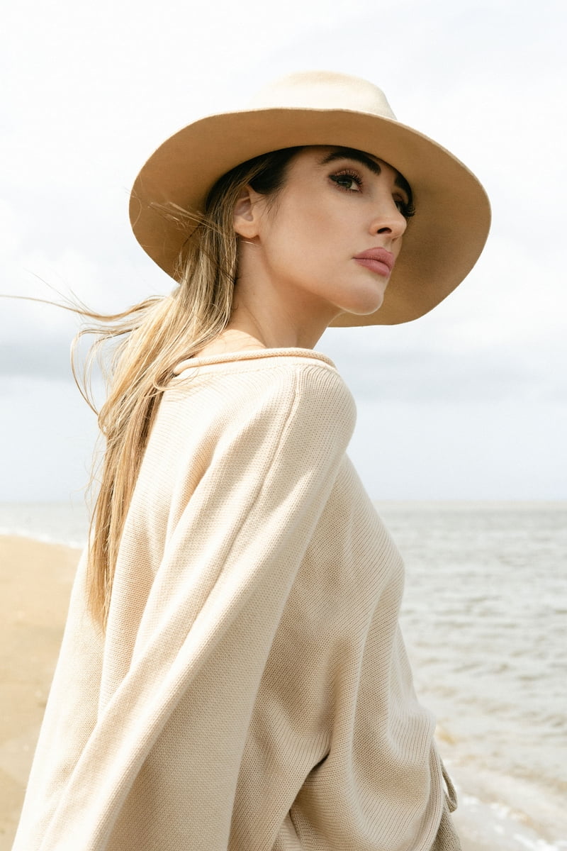 Amanda Gooch - Kavyar