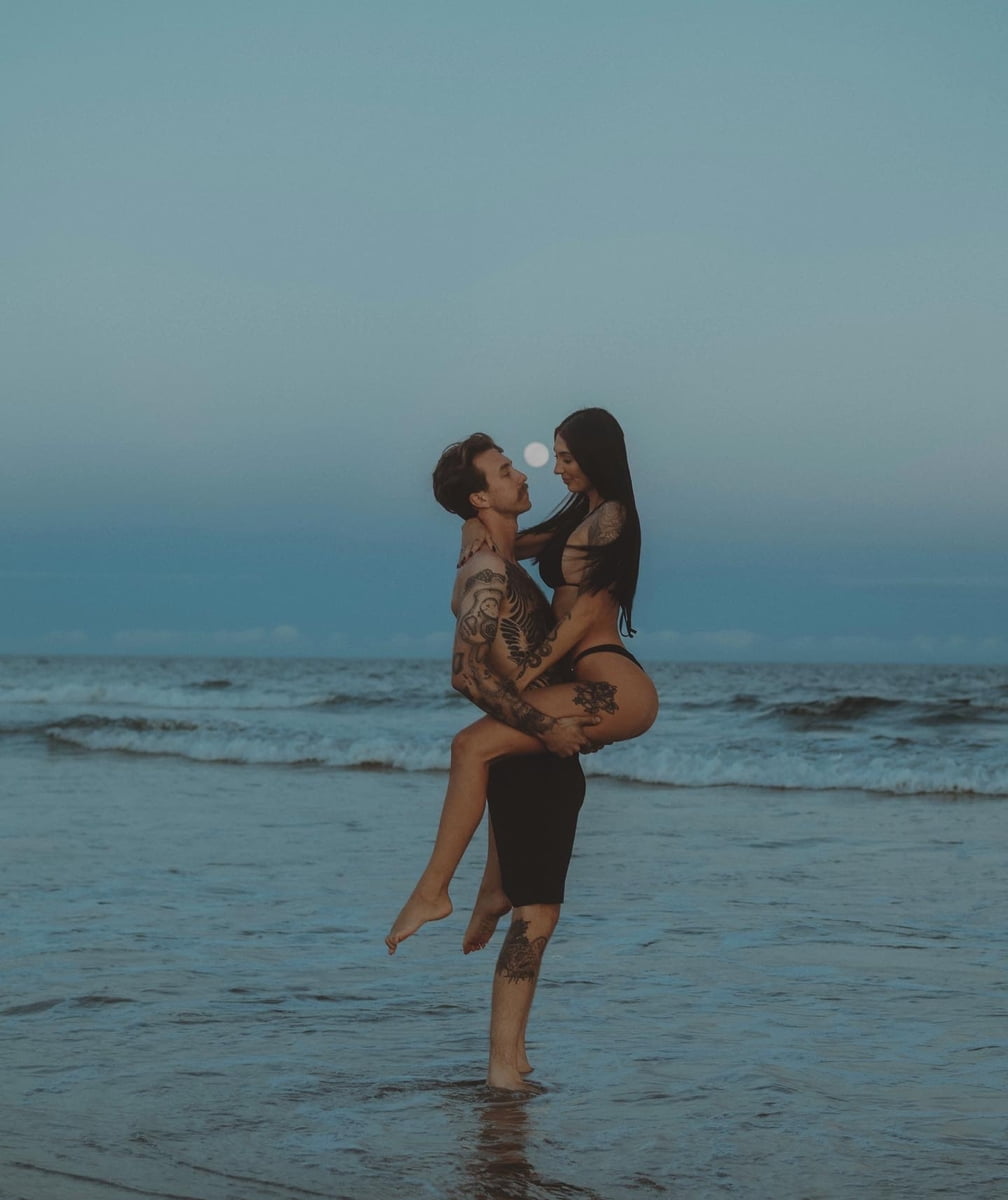 Katelin Dixon - Kavyar