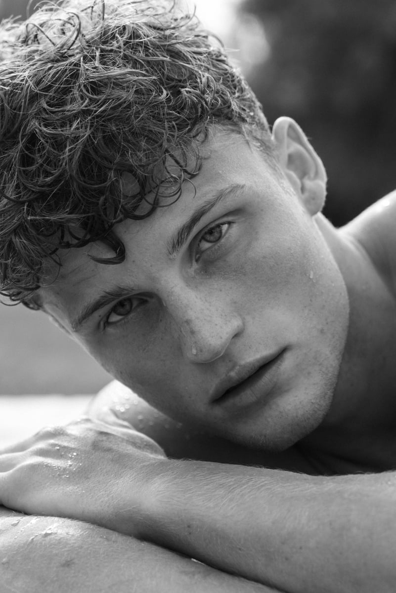 Myles Logan - Kavyar