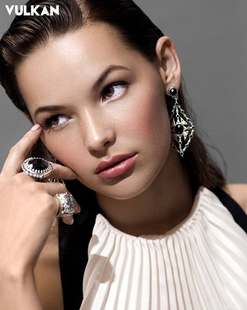 Jaelynn Hinton - Kavyar