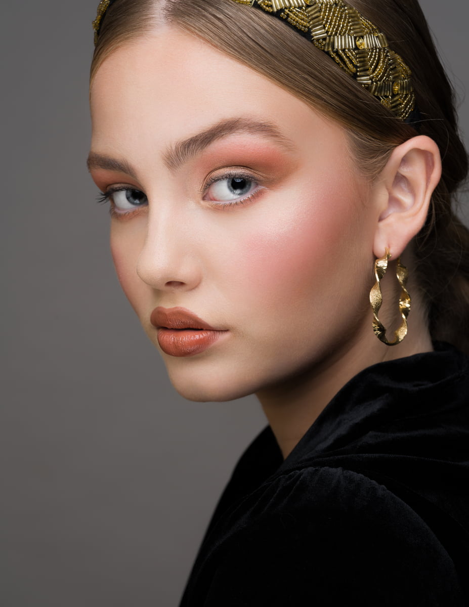 Photo by CHI YEUNG, Jennifer Dhillion, Laina Eady - Kavyar