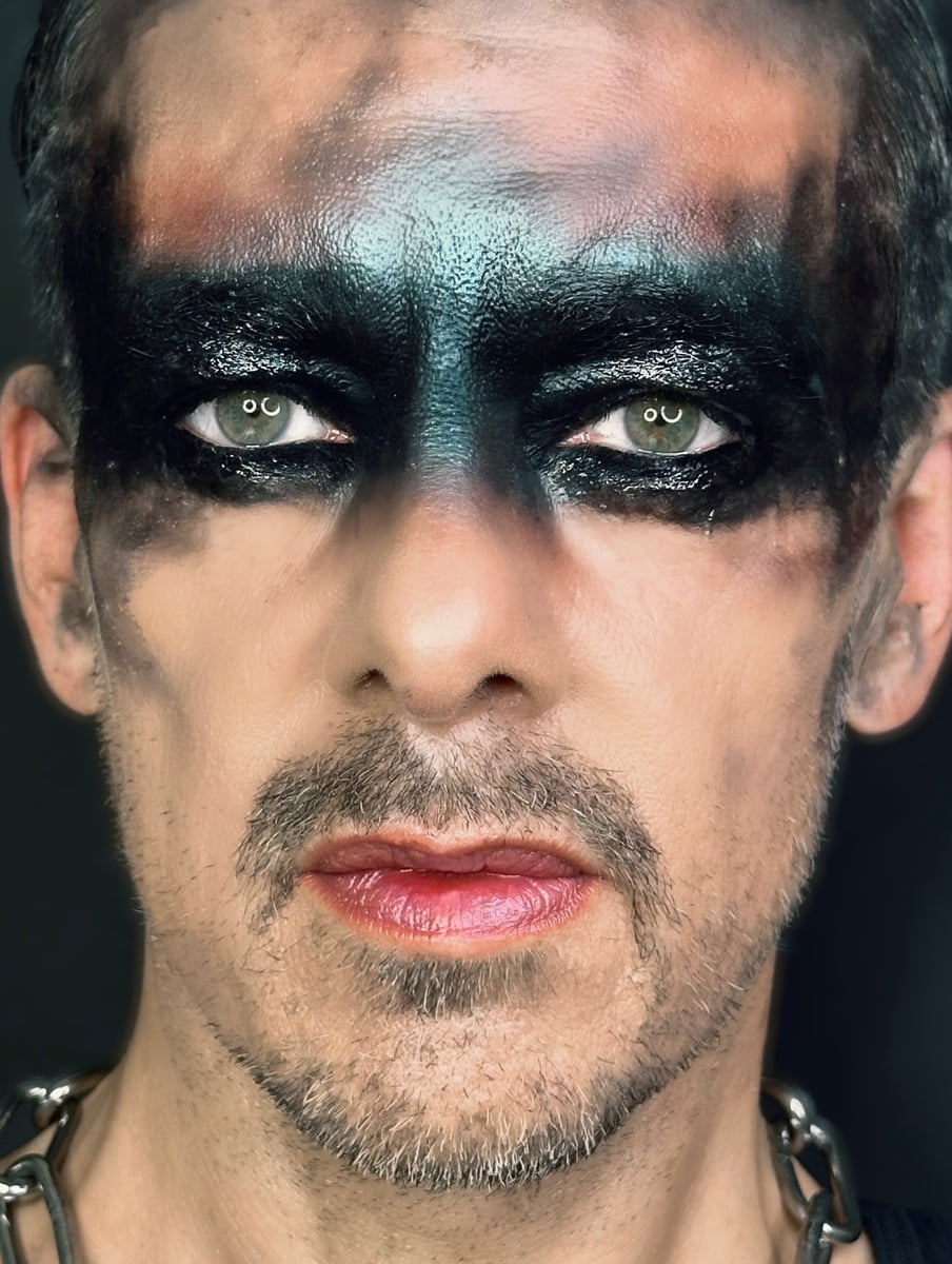 Bruce Dean Lindstrom - Kavyar