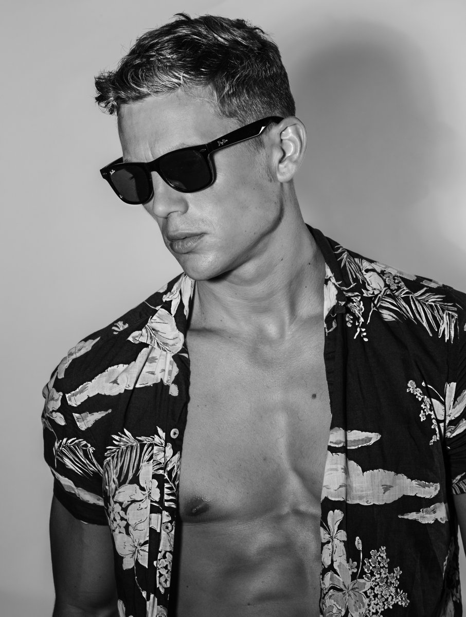 Photo by Virginie D., Julie Roux, Nicolas Lepoittevin - Kavyar