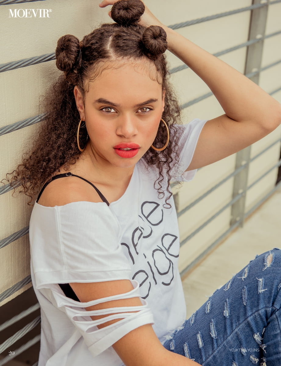 Lora V Brooks - Kavyar