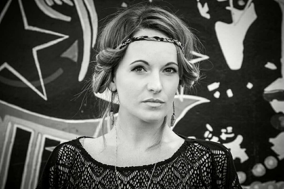 Photo by Amber Chantelle Nadeau, Jen Hudson Photography - Kavyar