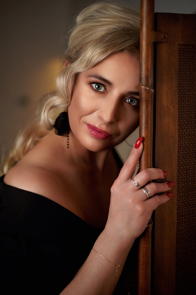 Photo by Kinga Figura Kokocinska, Danuta Figura Make Up Artists, Foto Art Kokocinscy - Kavyar