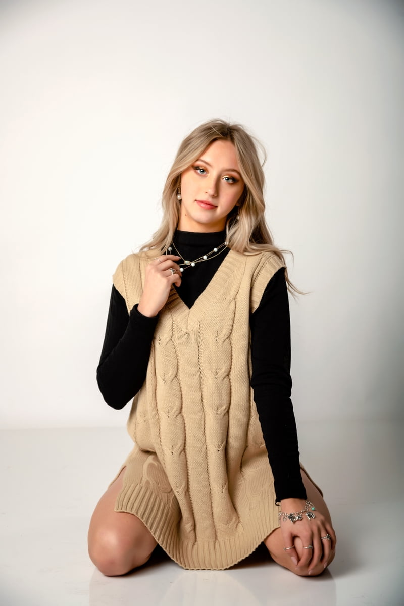 Photo by Doug Mitchell, Rhiannon Rose, Lilly Harbin - Kavyar