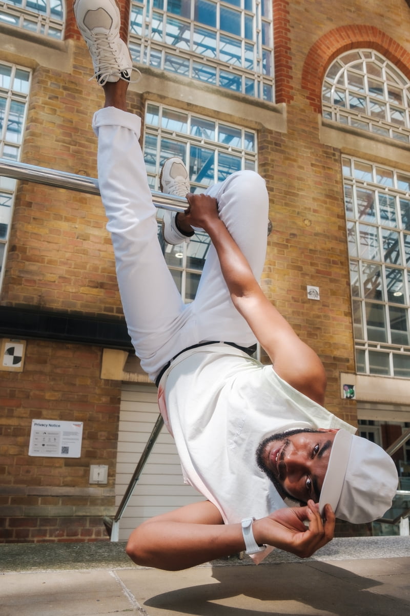 Metty Unuabona - Kavyar