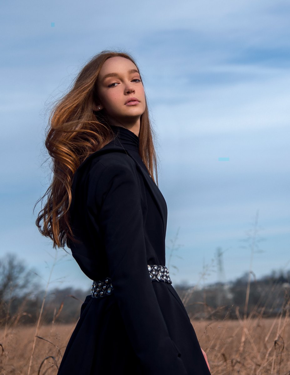 Photo by Polina Gaydamachenko, Polina Gaydamachenko, Emma Cat - Kavyar