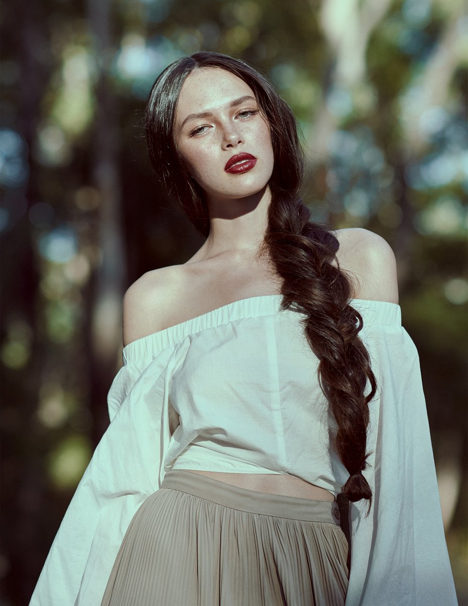 Photo by Andrea Lewin, Derec Ethan, Wendy Tran, Naomi Stevens, Fitria Adiwibowo - Kavyar