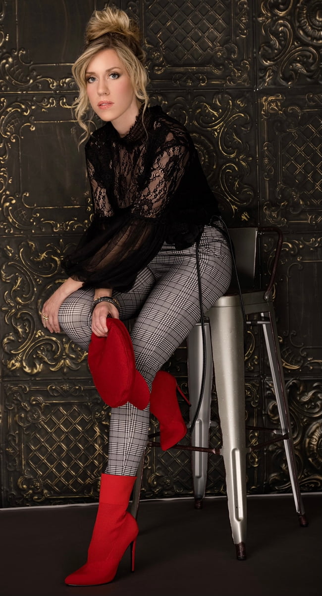 Kristia Knowles - Kavyar