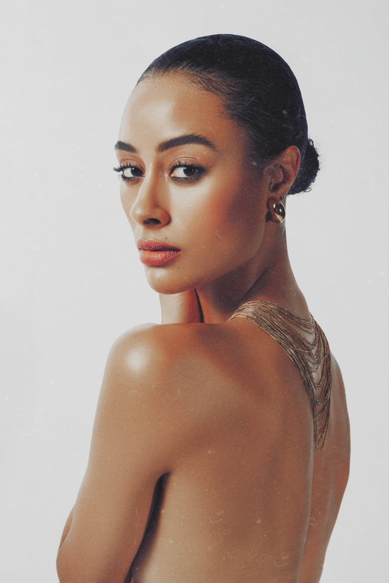 Courtney Wright - Kavyar