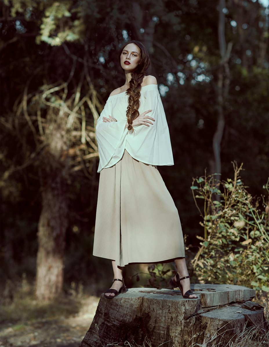 Photo by Andrea Lewin, Derec Ethan, Wendy Tran, Naomi Stevens, Fitria Adiwibowo - Kavyar