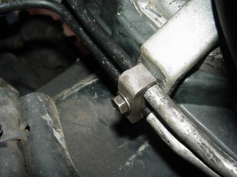 How To Replace The Head Gasket On A Volvo 5-Cylinder