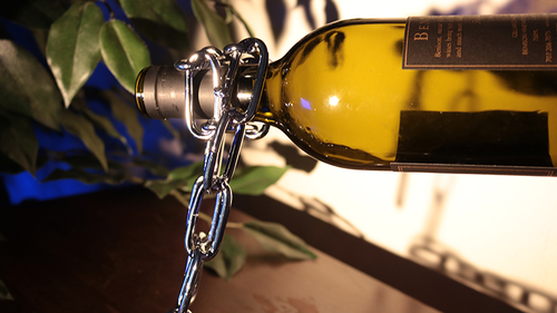 Magic Chain Bottle Holder by YUM Magic
