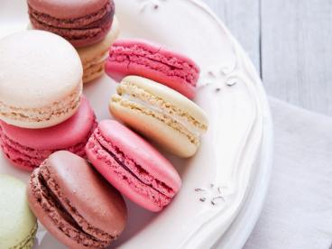 Raquel Bernal - French Macarons presentation | free to download