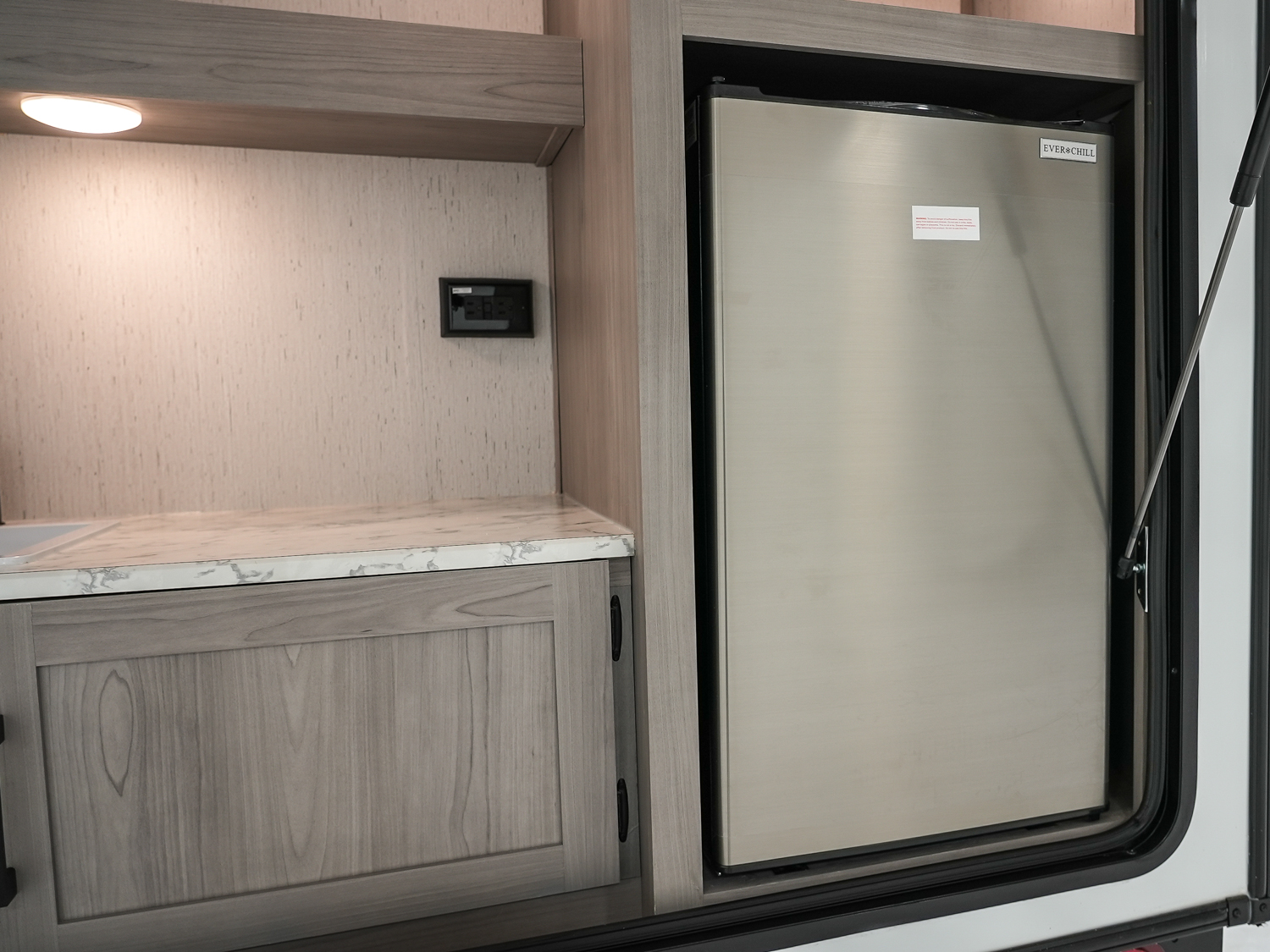 The lightweight efficient Coleman Rubicon 1200RK accommodates your need ...