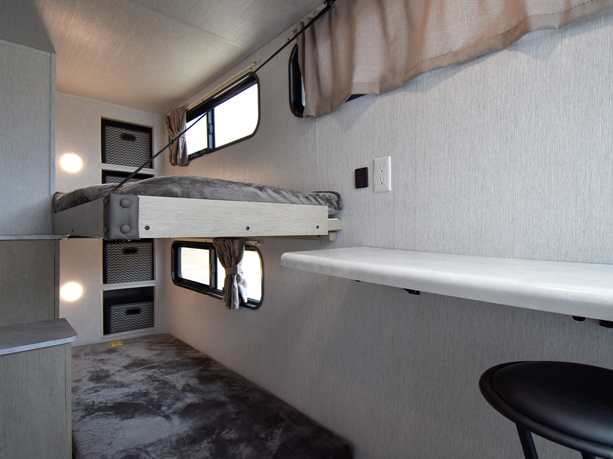 The Forest River Salem 29VIEW has an unloaded weight of 8,000 pounds and a GVWR of 9,810 pounds ...