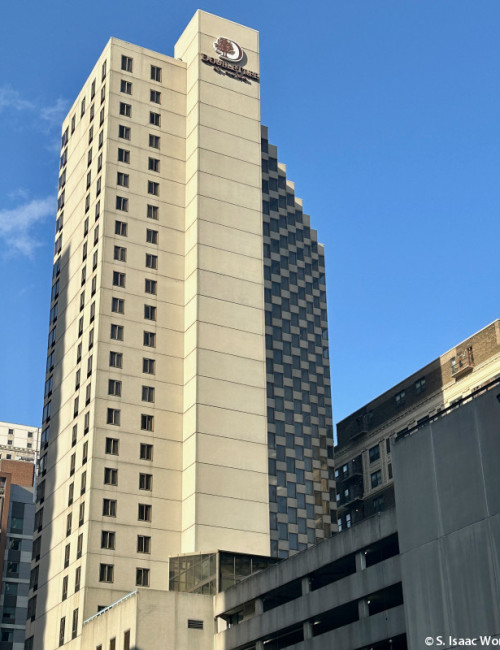 DoubleTree by Hilton Hotel Philadelphia Center City - The Skyscraper Center