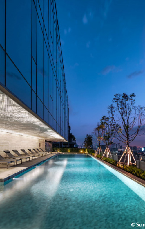 Siamese Exclusive 31 - The Skyscraper Center