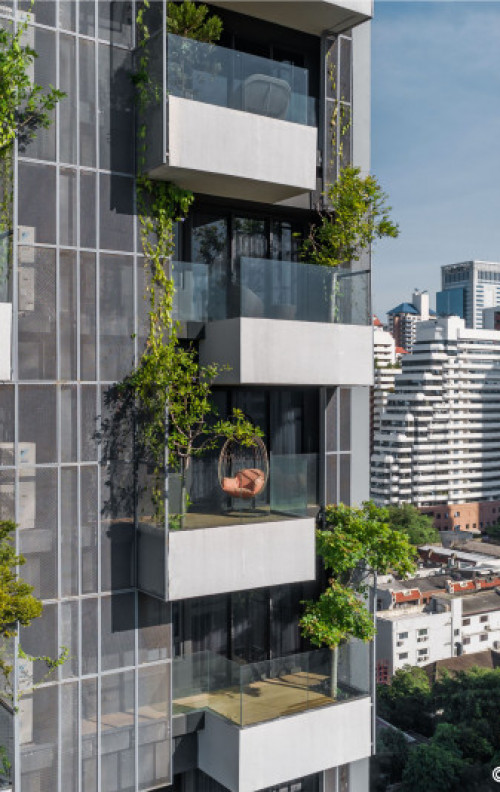 Siamese Exclusive 31 - The Skyscraper Center