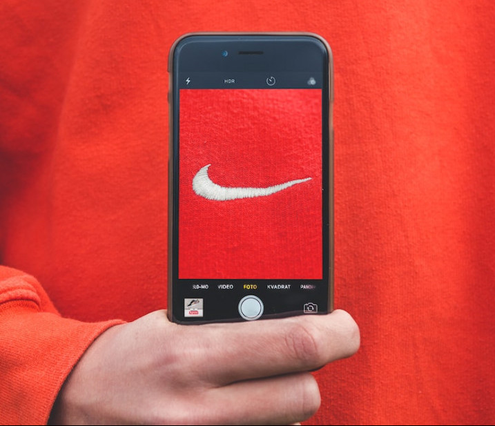 Kako Napraviti Svoj Brend u 2025? – Nikad Nije Bilo Lakše!