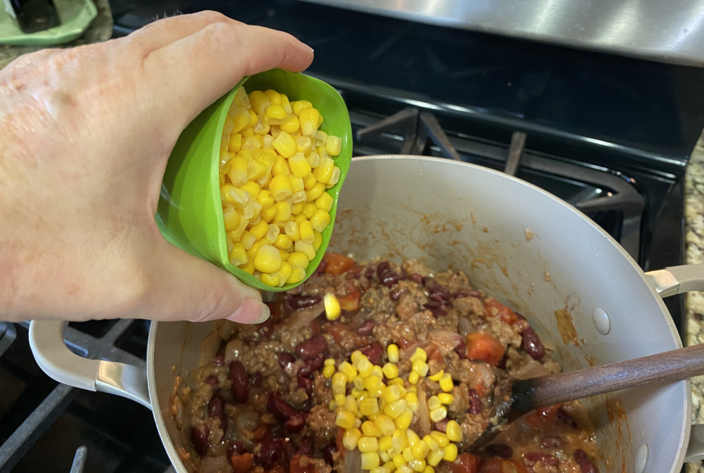 Best Vegan Chili Recipe with Beyond Meat | Healthy Foodie - Wellness ...