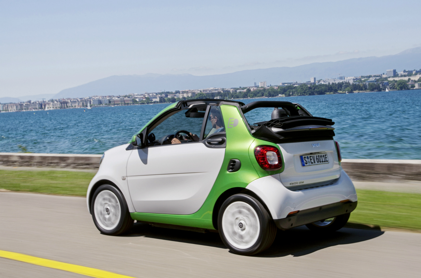 Smart Fortwo Cabriolet Goes All-Electric – WHEELS.ca