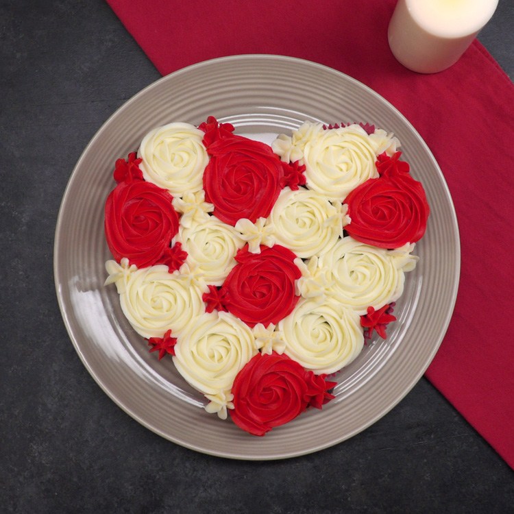 Heart-Shaped Pull-Apart Cake