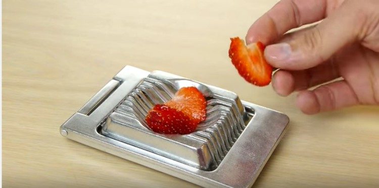 5 Foods That You Can Cut Using an Egg Slicer
