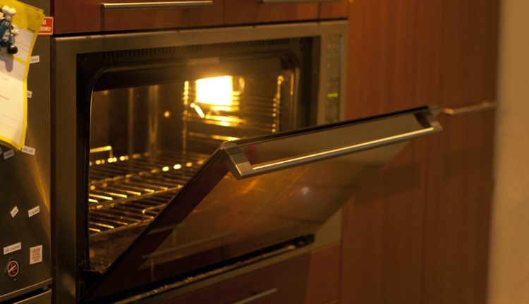 Food Writer Explains Why You Should Consider Cooking on the Oven Floor