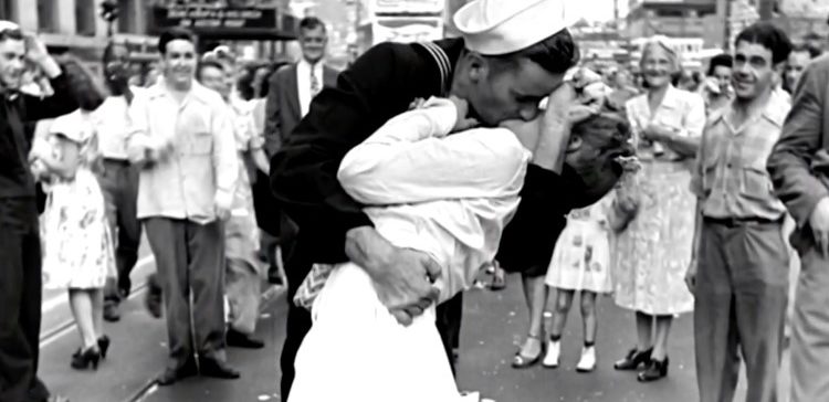 Here’s the Truth About the Photo of the Kiss That Ended World War II
