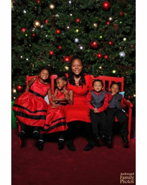 21 Unforgettable Cringey Christmas Photos