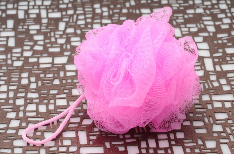 How to Clean Your Cheap Loofah, Or Know When It’s Time to Toss It