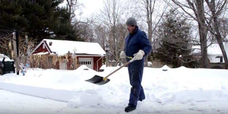 Man Shows How to Shovel Snow Without Straining Your Back