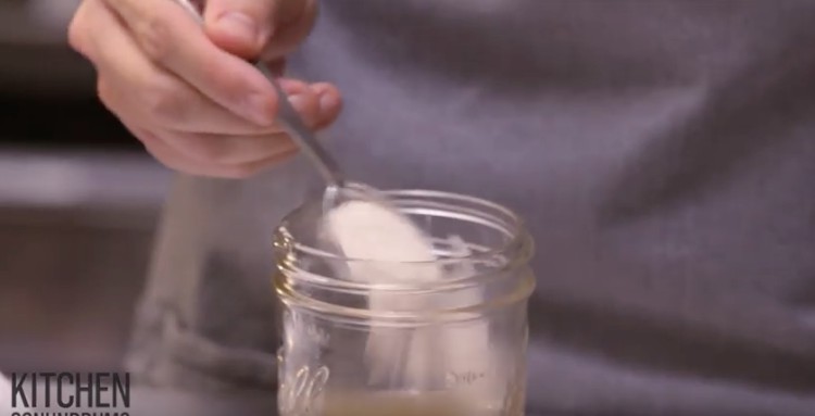 This Trick Will Save Your Lumpy Thanksgiving Gravy