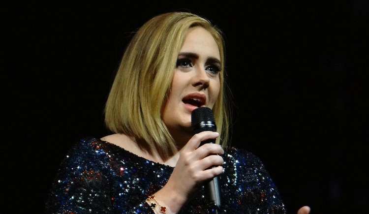 15 Musicians Who Stopped Their Shows When They Saw Something Wasn’t ...