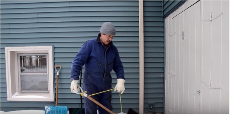 Man Shows How to Shovel Snow Without Straining Your Back